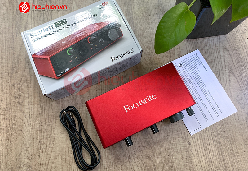 Focusrite Scarlett 2i2 - Sound Card Thu Âm Chất Lượng Cao